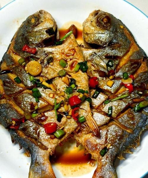 煎银鲳鱼怎么不粘锅_银鲳鱼煎多久才熟-第1张图片-山城妙识 煎银鲳鱼怎么不粘锅_银鲳鱼煎多久才熟-第1张图片-山城妙识