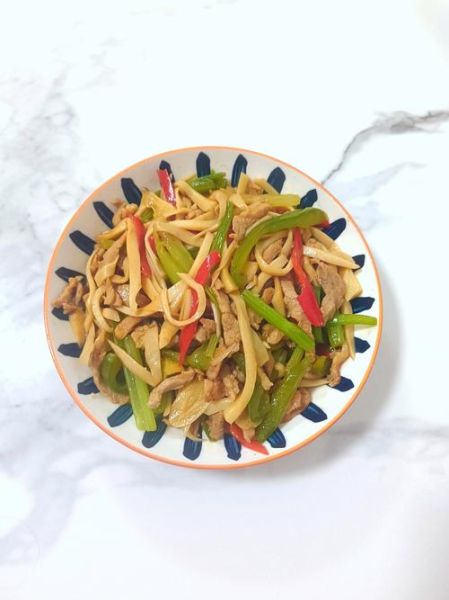 杏鲍菇蒜苗炒肉丝怎么做_杏鲍菇蒜苗炒肉丝的家常做法-第3张图片-山城妙识