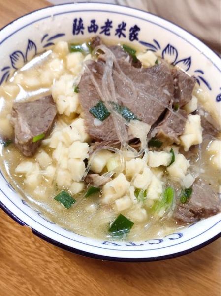 西安哪家羊肉泡馍最正宗_怎么吃才地道-第1张图片-山城妙识 西安哪家羊肉泡馍最正宗_怎么吃才地道-第1张图片-山城妙识