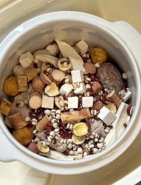 五指毛桃配什么煲汤除湿_五指毛桃祛湿汤最佳搭配-第2张图片-山城妙识