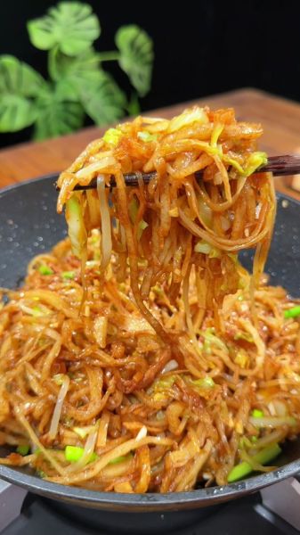 圆白菜炒饼怎么做_圆白菜炒饼热量高吗-第3张图片-山城妙识