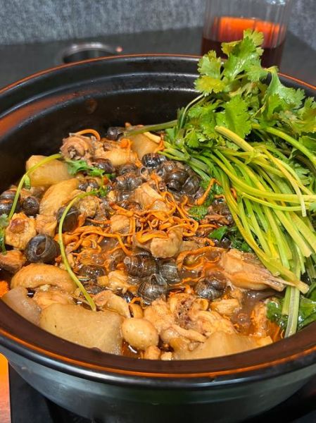螺丝鸡煲怎么做_螺丝鸡煲的家常做法-第1张图片-山城妙识