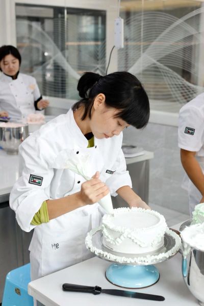 甜点烘焙培训哪家好_蛋糕烘焙培训多少钱-第3张图片-山城妙识