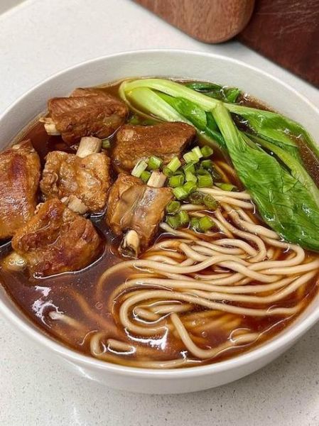 排骨面怎么做_饭店排骨面汤头秘诀-第1张图片-山城妙识