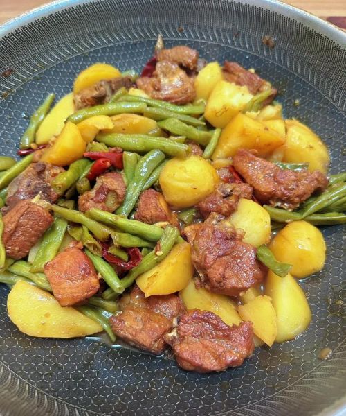 猪肉炖豆角土豆怎么做_猪肉炖豆角土豆的家常做法-第2张图片-山城妙识