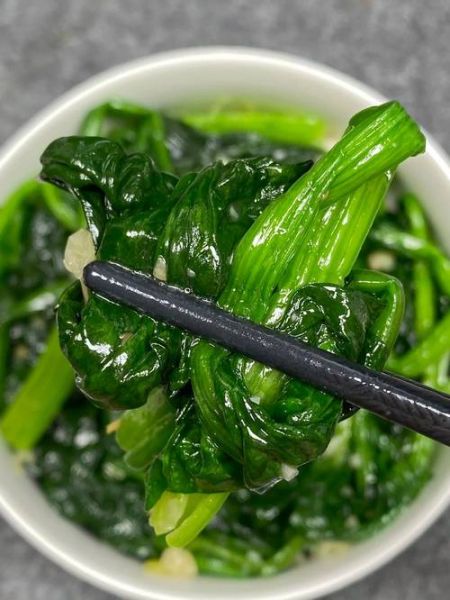 蒜蓉菠菜怎么做好吃_蒜蓉菠菜焯水几分钟-第2张图片-山城妙识 蒜蓉菠菜怎么做好吃_蒜蓉菠菜焯水几分钟-第2张图片-山城妙识