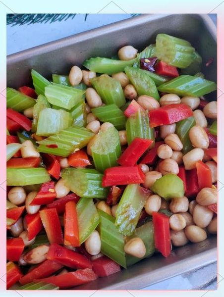 凉拌花生米芹菜胡萝卜怎么做_凉拌花生米芹菜胡萝卜热量高吗-第1张图片-山城妙识