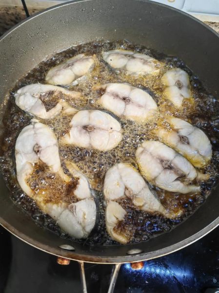 熏鲅鱼怎么做_家常熏鲅鱼的做法步骤-第1张图片-山城妙识