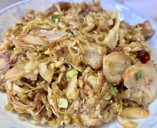 酸菜炒五花肉怎么做_酸菜炒五花肉的家常做法-第2张图片-山城妙识