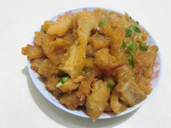 油炸猪肉皮怎么做_油炸猪皮为什么起泡-第1张图片-山城妙识