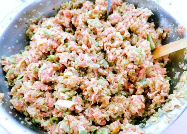 长豆角包子肉馅怎么做_豆角包子馅不柴的秘诀-第3张图片-山城妙识