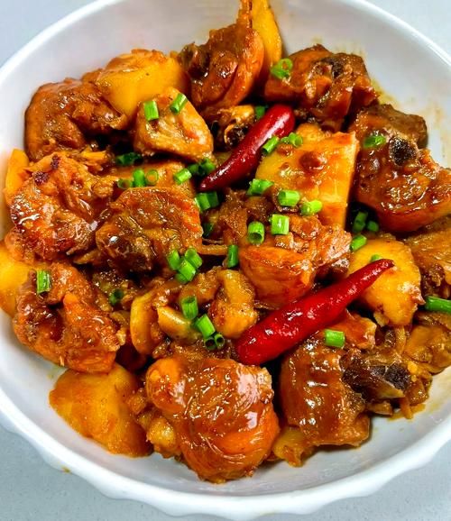 土豆炖鸡块怎么做好吃_土豆炖鸡块窍门-第1张图片-山城妙识