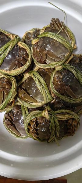 剥螃蟹技巧视频教程_如何完整取出蟹黄-第2张图片-山城妙识