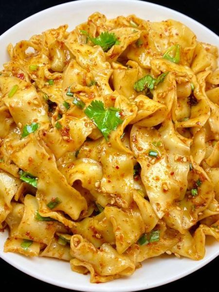 油泼面怎么做才正宗_家常油泼面配料比例-第3张图片-山城妙识