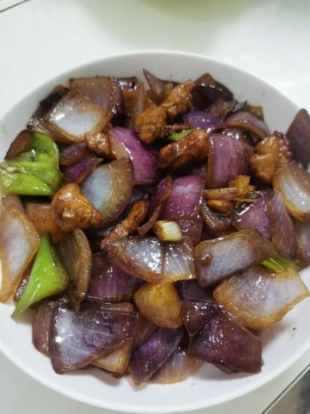 洋葱炒肉怎么炒好吃_洋葱炒肉的家常做法窍门-第2张图片-山城妙识