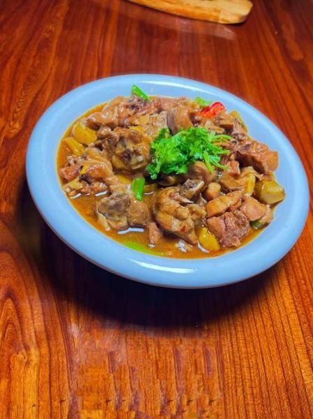 鸡炖什么好吃_鸡炖什么食材最香-第1张图片-山城妙识