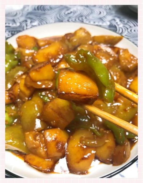 不油炸的地三鲜怎么做_地三鲜茄子土豆青椒少油做法-第1张图片-山城妙识