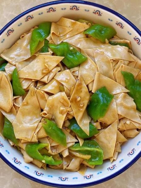 尖椒干豆腐怎么切_尖椒干豆腐切丝技巧-第1张图片-山城妙识