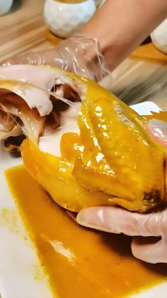 家常盐焗鸡怎么做_盐焗鸡用什么盐最好-第1张图片-山城妙识 家常盐焗鸡怎么做_盐焗鸡用什么盐最好-第1张图片-山城妙识