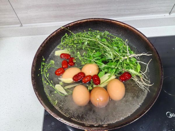 荠荠菜煮鸡蛋的功效_荠荠菜煮鸡蛋能天天吃吗-第1张图片-山城妙识