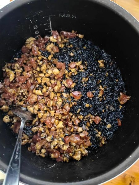 黑米饭怎么做_黑米饭的功效与作用-第1张图片-山城妙识