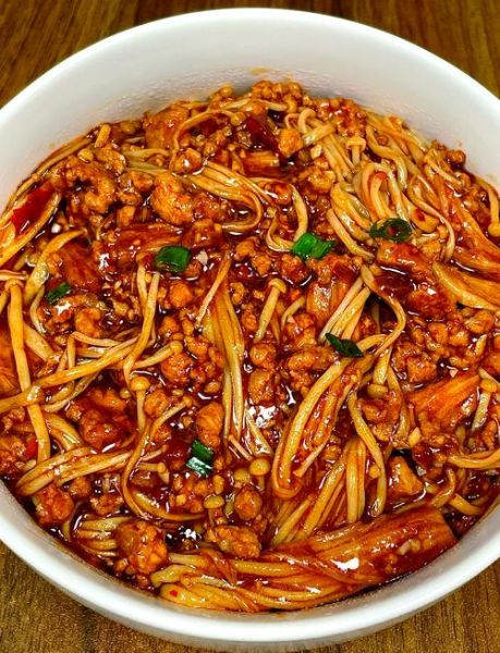 猪肉金针菇怎么做_猪肉金针菇需要焯水吗-第1张图片-山城妙识 猪肉金针菇怎么做_猪肉金针菇需要焯水吗-第1张图片-山城妙识