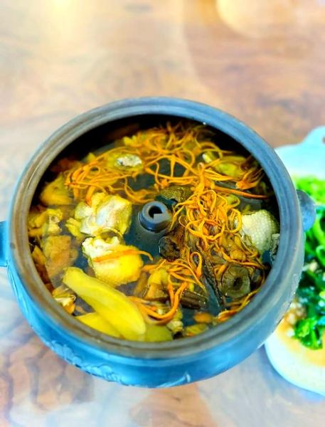 汽锅鸡怎么做_汽锅鸡需要焯水吗-第1张图片-山城妙识