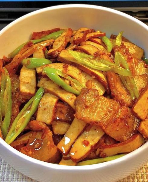 香干炒肉要放水吗_香干炒肉要不要加水-第2张图片-山城妙识