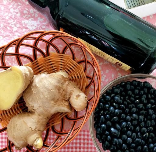 黑豆泡醋治白发真的有效吗_黑豆泡醋白发变黑原理-第1张图片-山城妙识