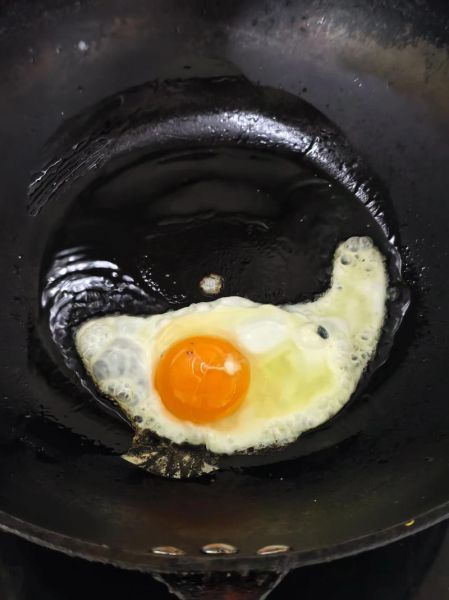 荷包蛋怎么煎不粘锅_煎荷包蛋的正确步骤-第1张图片-山城妙识 荷包蛋怎么煎不粘锅_煎荷包蛋的正确步骤-第1张图片-山城妙识