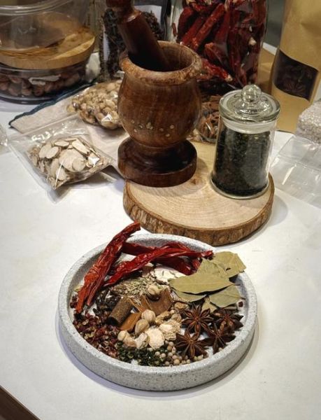 四川正宗卤肉配方香料有哪些_如何配比最香-第1张图片-山城妙识