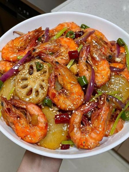 重庆干锅香辣虾怎么做_家庭版做法步骤-第1张图片-山城妙识 重庆干锅香辣虾怎么做_家庭版做法步骤-第1张图片-山城妙识