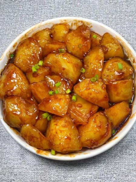 红烧土豆块怎么做才软糯入味_红烧土豆块用不用先焯水-第2张图片-山城妙识 红烧土豆块怎么做才软糯入味_红烧土豆块用不用先焯水-第2张图片-山城妙识