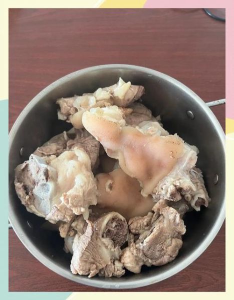 清炖猪大骨头汤怎么做_猪大骨头汤去腥技巧-第2张图片-山城妙识