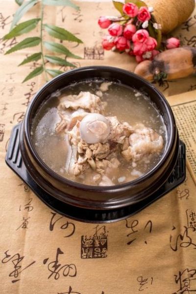 清炖猪大骨头汤怎么做_猪大骨头汤去腥技巧-第3张图片-山城妙识