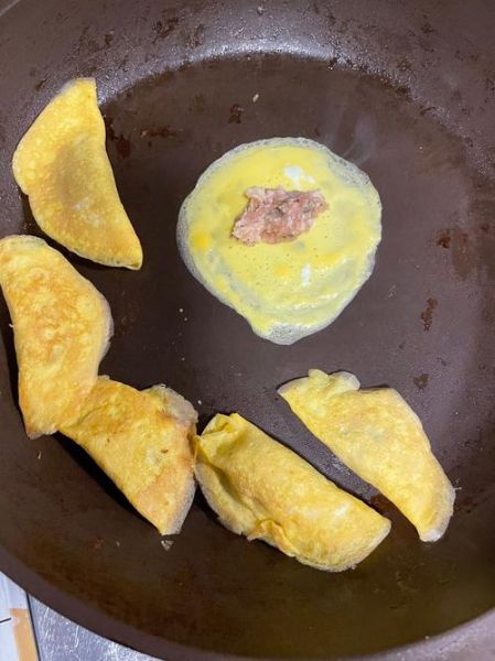 最简单蛋饺的做法_蛋饺皮怎么不裂-第1张图片-山城妙识