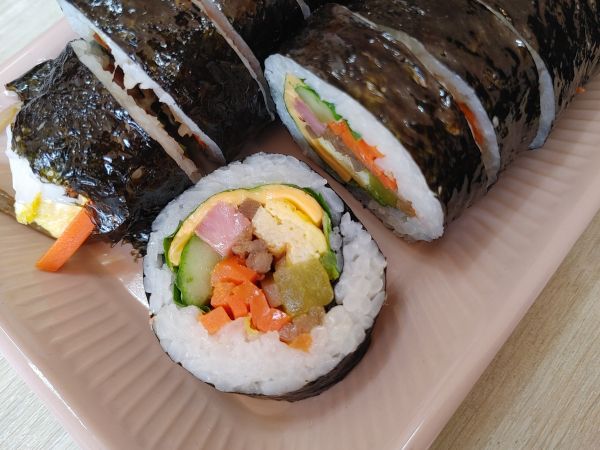 竹帘卷寿司怎么做_竹帘卷寿司视频教程-第3张图片-山城妙识 竹帘卷寿司怎么做_竹帘卷寿司视频教程-第3张图片-山城妙识