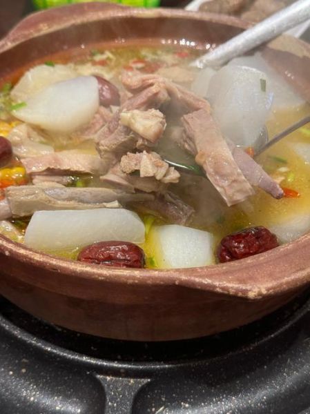 羊肉煲放什么配菜好_羊肉煲配菜推荐-第3张图片-山城妙识