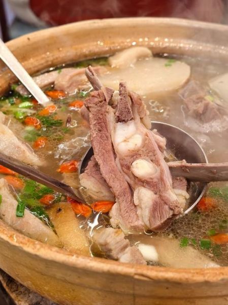 羊肉煲放什么配菜好_羊肉煲配菜推荐-第2张图片-山城妙识