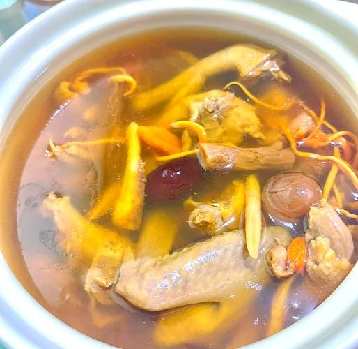 鸽子汤怎么炖好喝_鸽子汤的家常做法-第1张图片-山城妙识