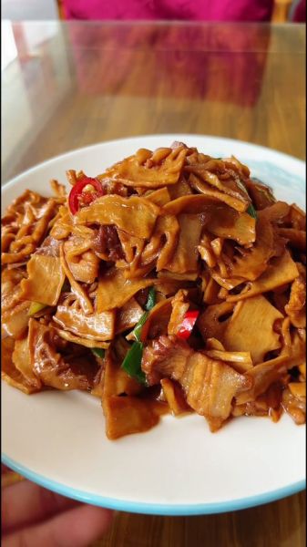 笋干炒肉是什么菜_笋干炒肉怎么做才好吃-第2张图片-山城妙识