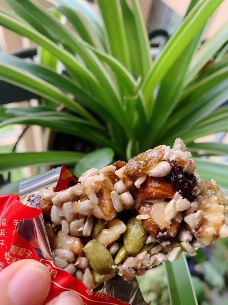 新疆切糕为什么天价_切糕多少钱一斤-第1张图片-山城妙识