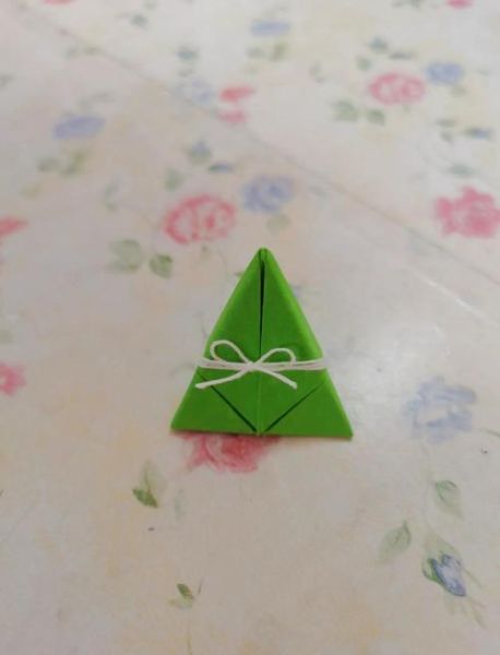 粽子手工折纸步骤图解_粽子折纸怎么折-第1张图片-山城妙识 粽子手工折纸步骤图解_粽子折纸怎么折-第1张图片-山城妙识