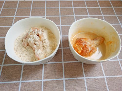 家常炸鸡块怎么做_炸鸡块裹粉技巧-第3张图片-山城妙识