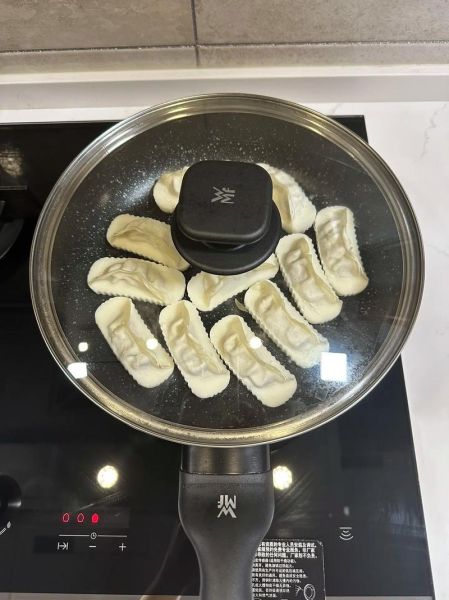 锅贴怎么煎不粘锅_锅贴煎多久才熟-第1张图片-山城妙识 锅贴怎么煎不粘锅_锅贴煎多久才熟-第1张图片-山城妙识