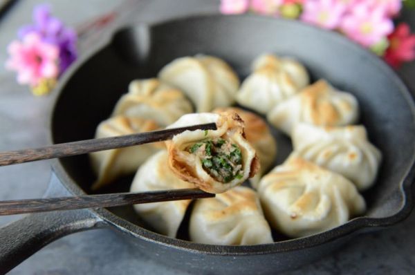 锅贴怎么煎不粘锅_锅贴煎多久才熟-第2张图片-山城妙识 锅贴怎么煎不粘锅_锅贴煎多久才熟-第2张图片-山城妙识