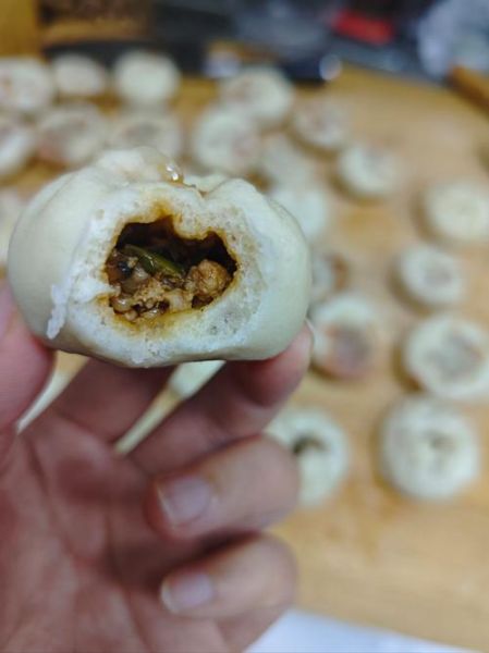 小笼包和面用冷水还是热水_比例是多少-第2张图片-山城妙识