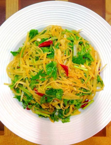 麻辣土豆丝怎么做_土豆丝焯水还是不焯水-第2张图片-山城妙识