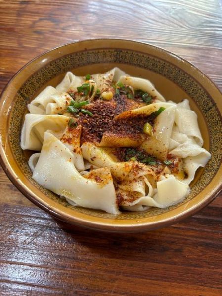 油泼扯面怎么做_油泼扯面家常做法-第1张图片-山城妙识