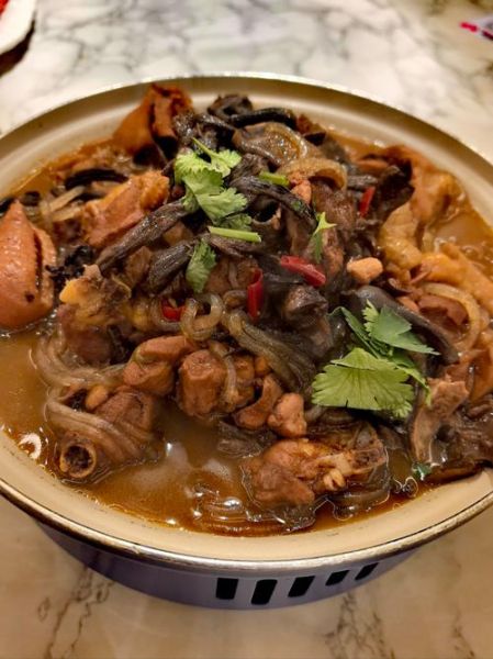 小鸡炖蘑菇是哪里的菜_东北小鸡炖蘑菇正宗做法-第1张图片-山城妙识 小鸡炖蘑菇是哪里的菜_东北小鸡炖蘑菇正宗做法-第1张图片-山城妙识